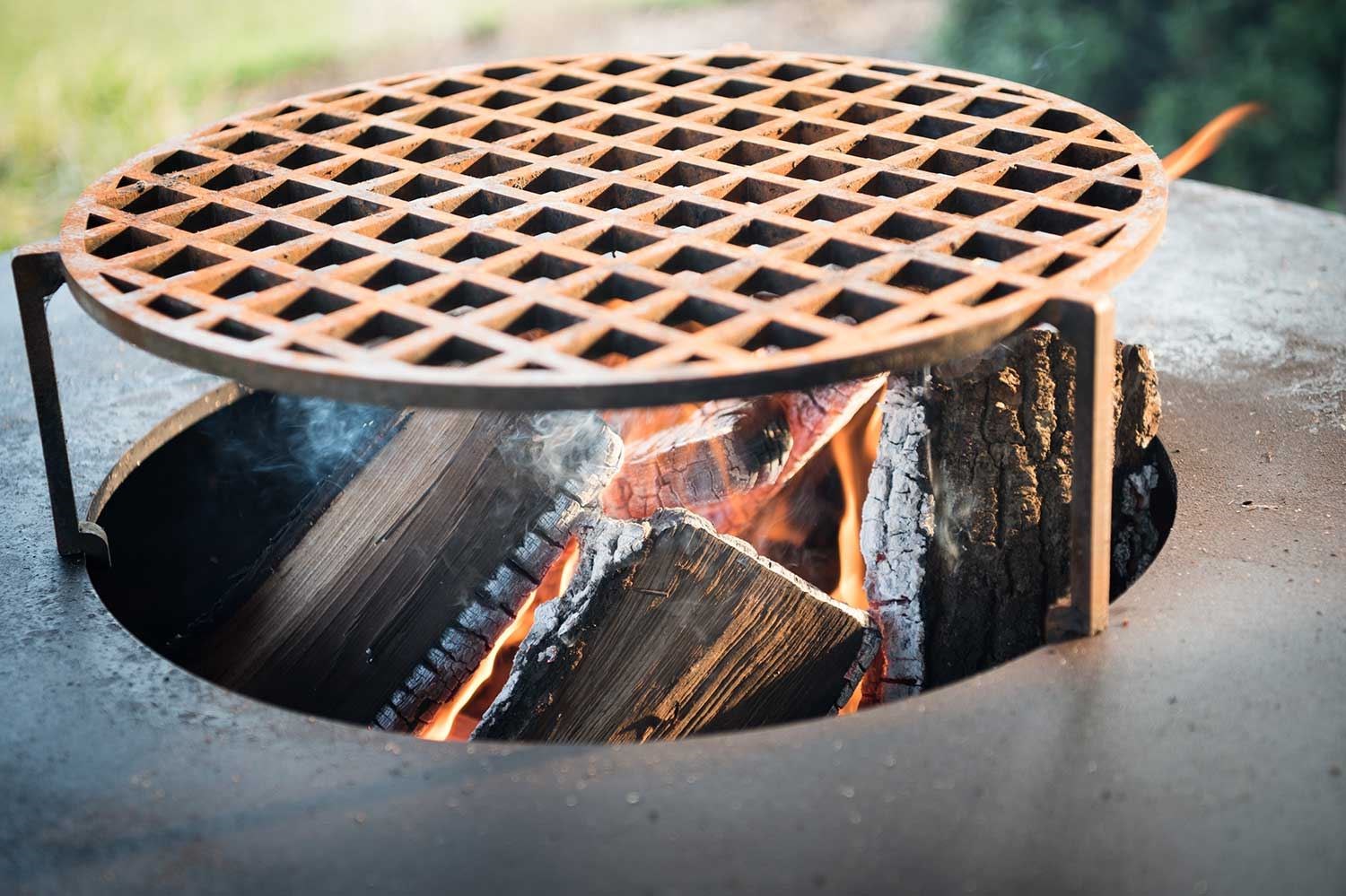 white fire barbecue rooster - Tuincentrum Pelckmans